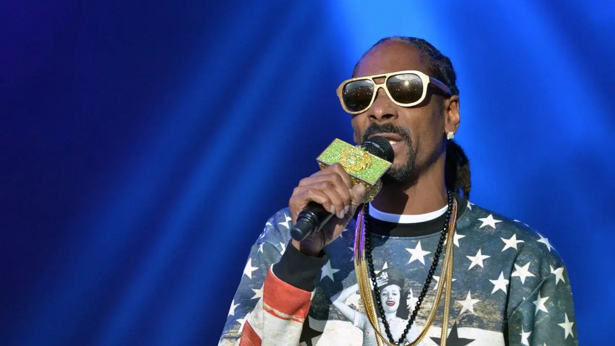 Il rapper Snoop Dogg lancia il suo marchio di vino per bevitori "non ...